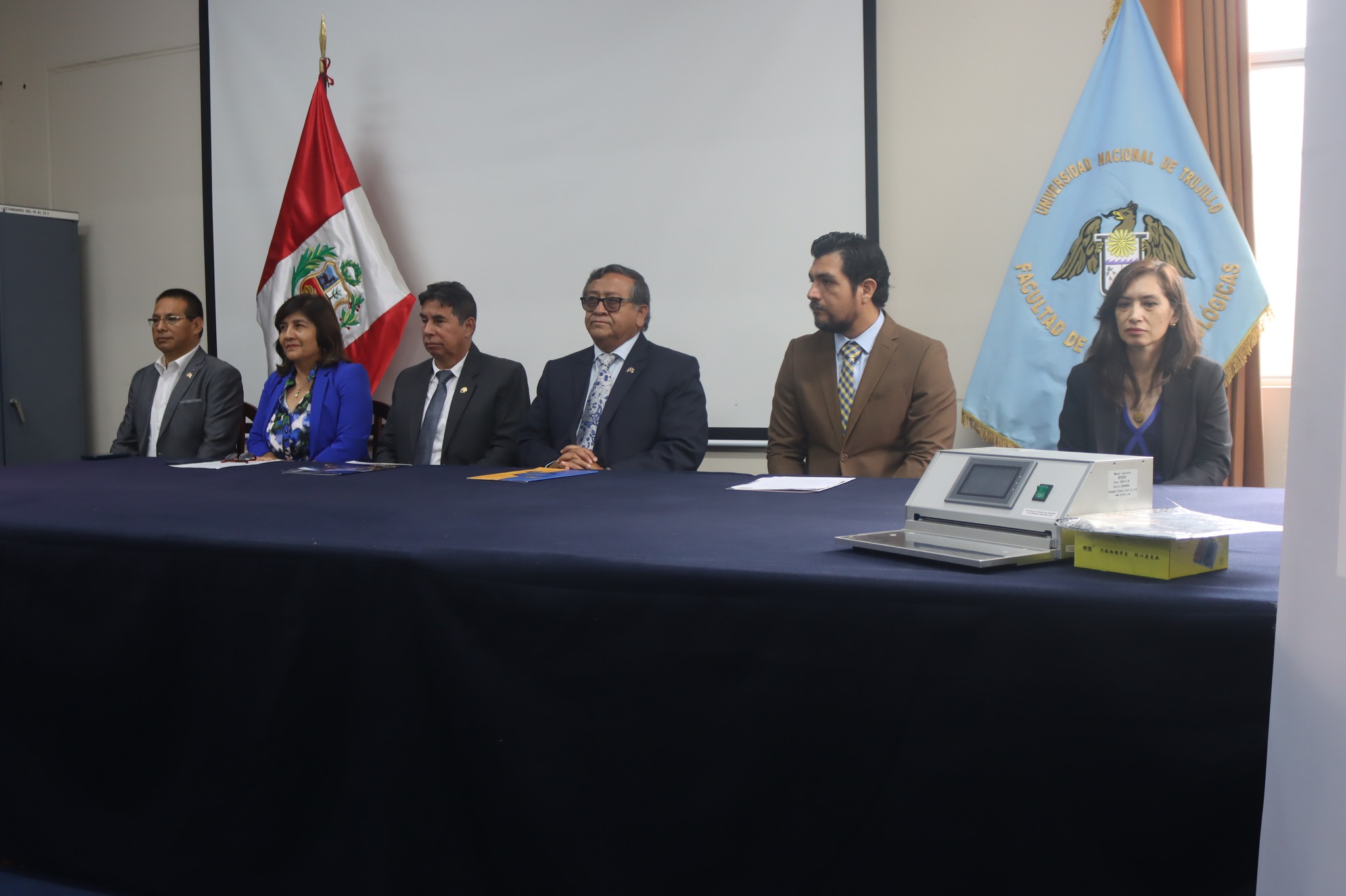 ::UNT:Universidad Nacional de Trujillo::